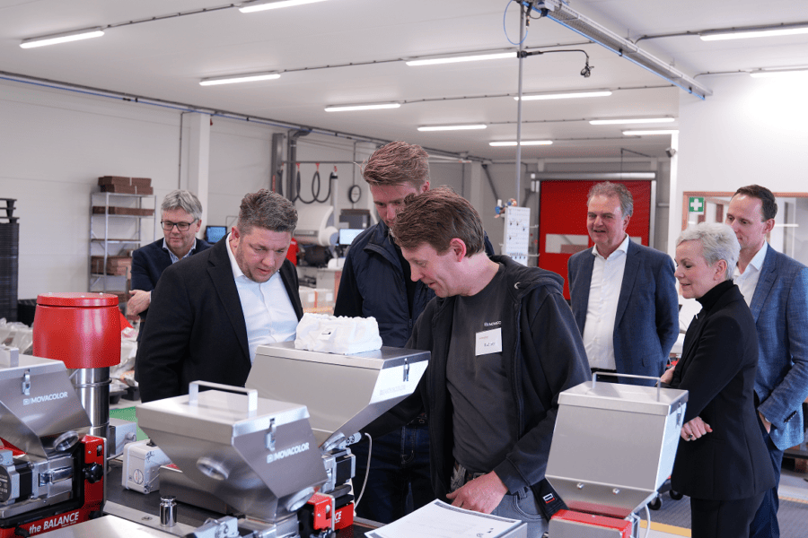 Accurate dosing equipment for the plastics industry - Movacolor